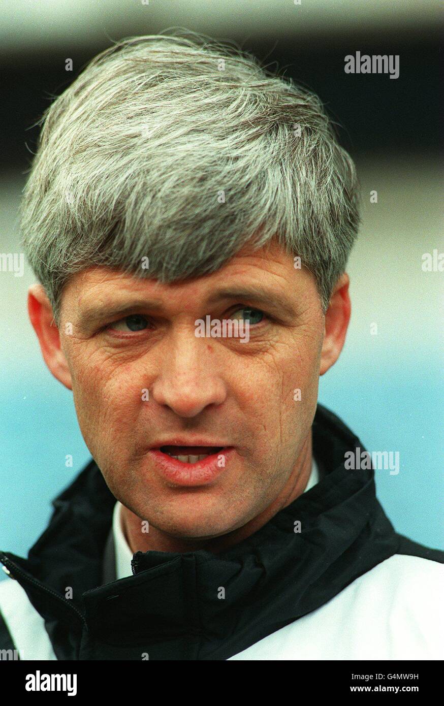 Brian little aston villa football hi-res stock photography and images ...