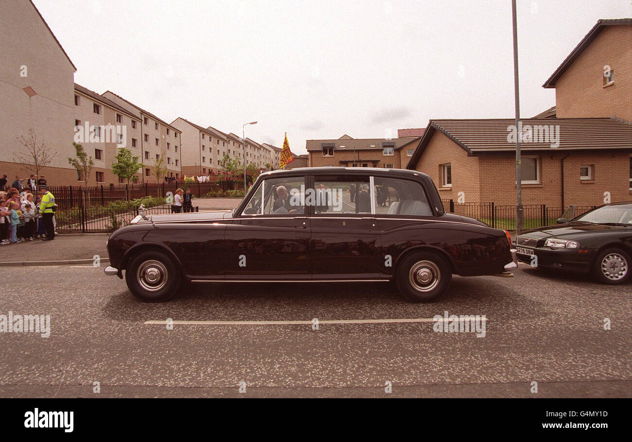 The queen rolls royce hi-res stock photography and images - Alamy