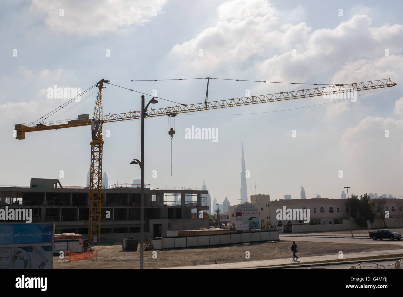 Construction machines dubai united hi-res stock photography and images ...