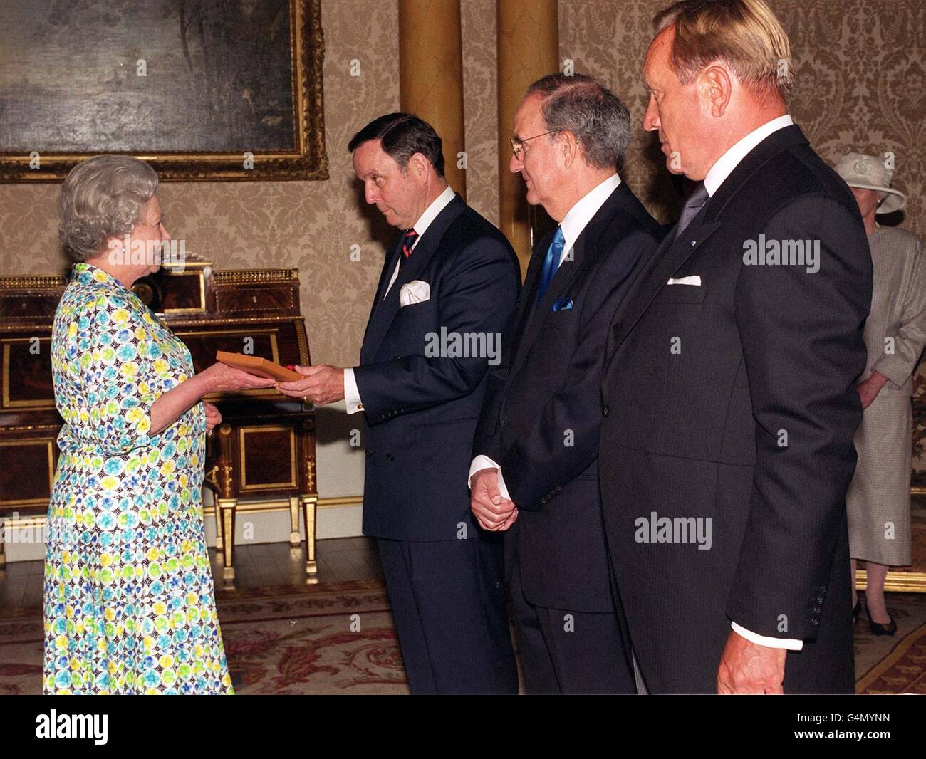 Queen elizabeth ii presents general john de chastelain hi-res stock ...