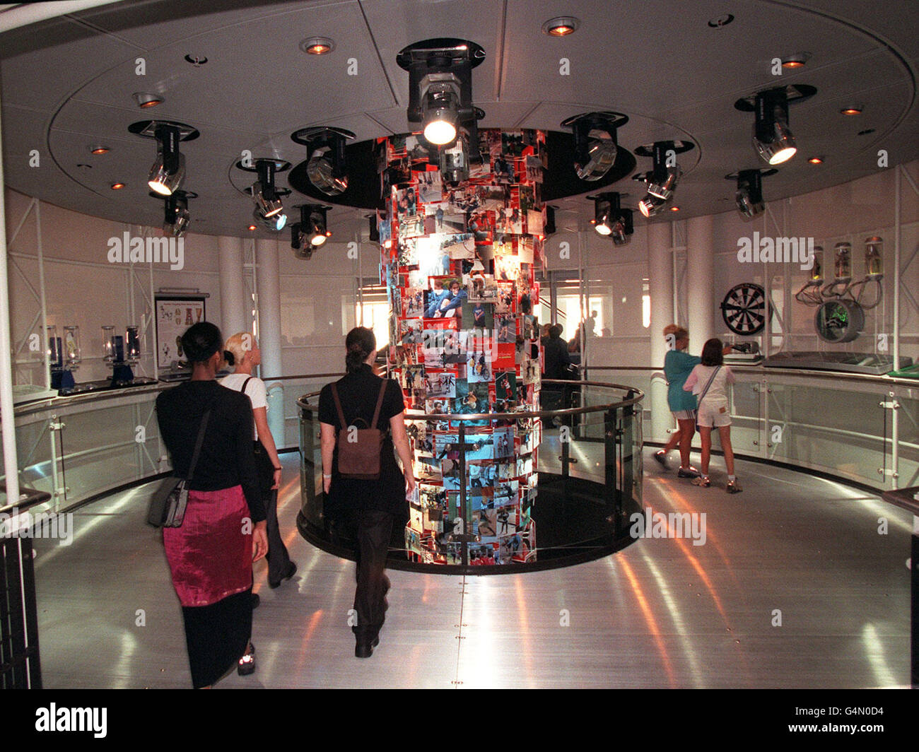 Opening circus exhibition hi-res stock photography and images - Alamy