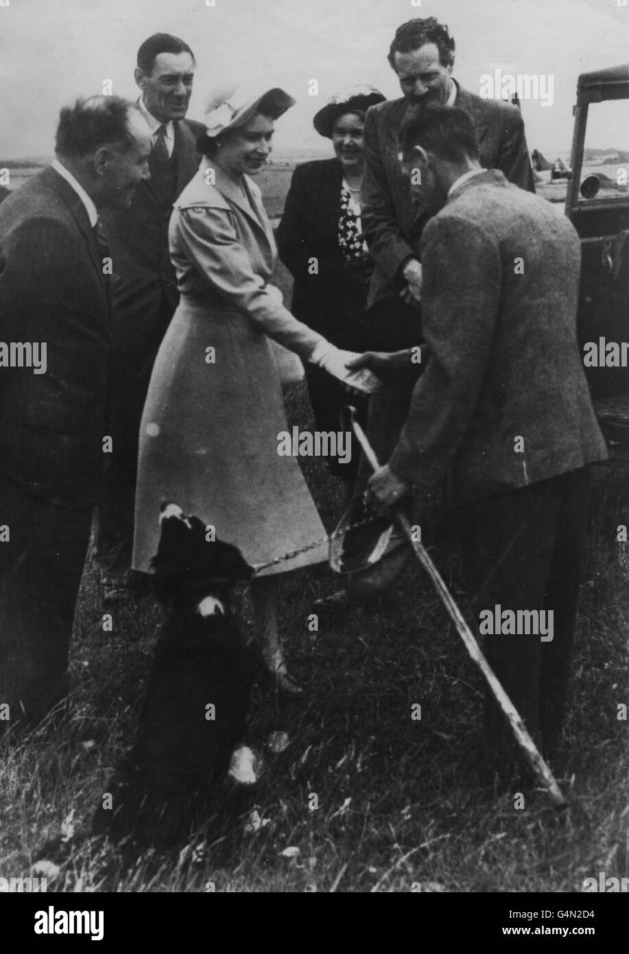 Royalty - Queen Elizabeth II Maiden Castle Visit - Dorset Stock Photo ...