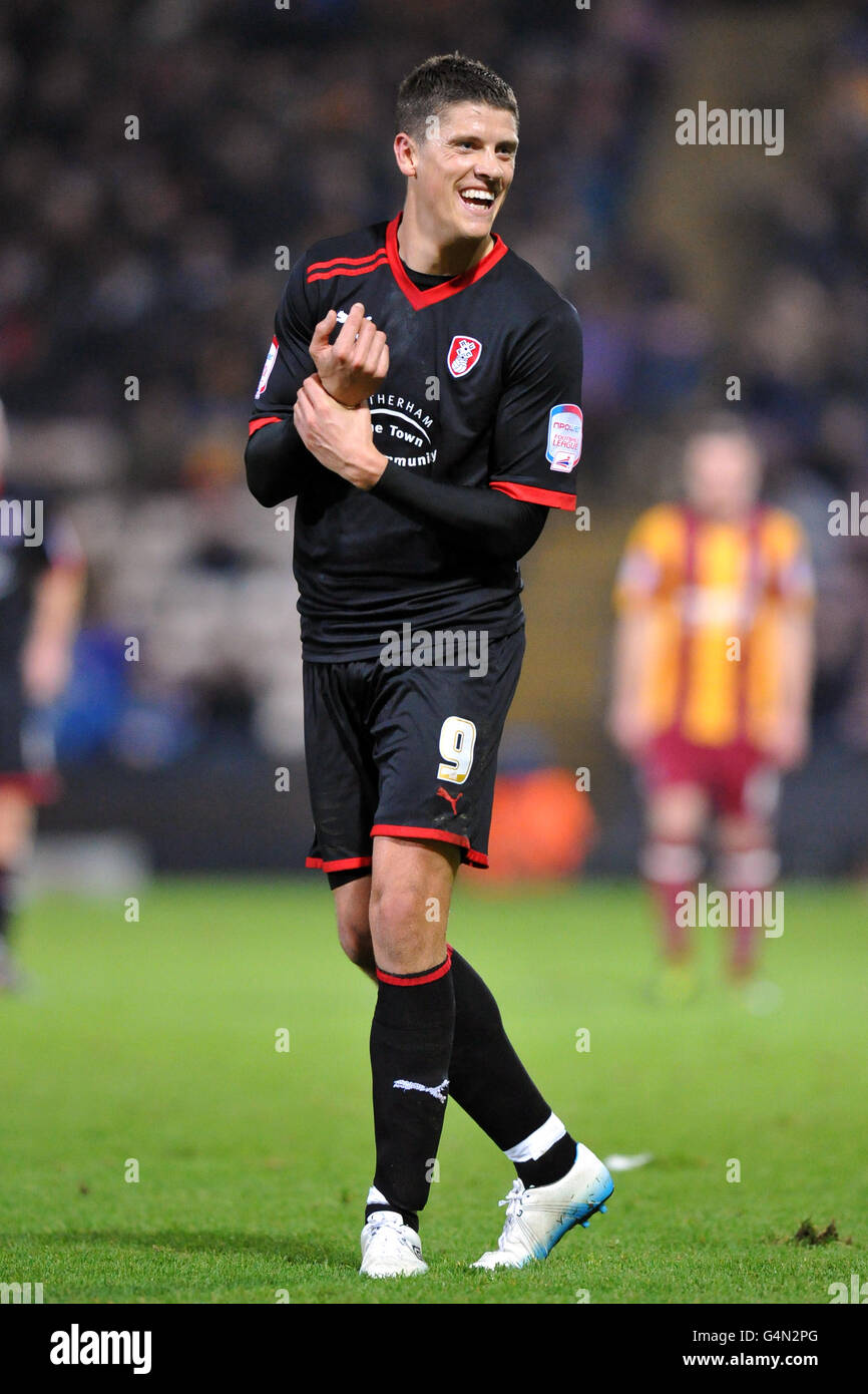 Rotherham united alex revell hi-res stock photography and images - Alamy