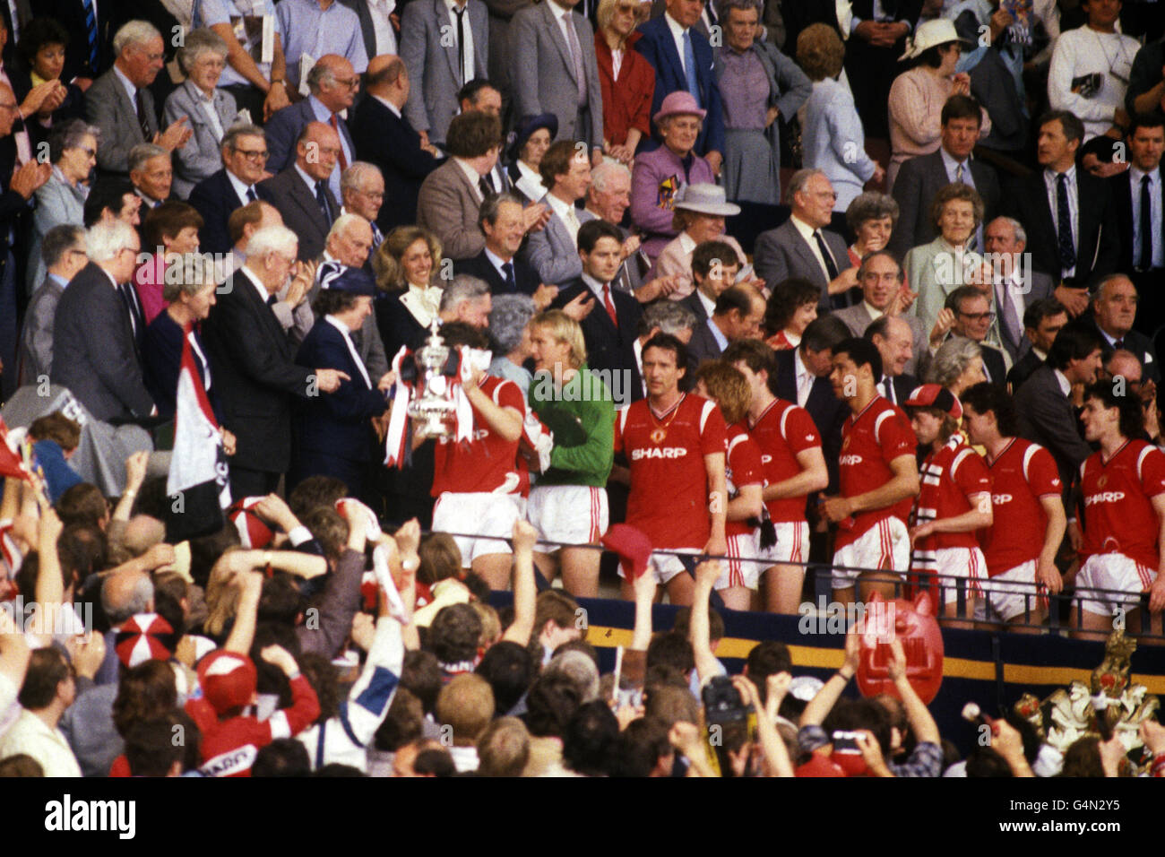 Mike duxbury and arthur albiston hi-res stock photography and images ...