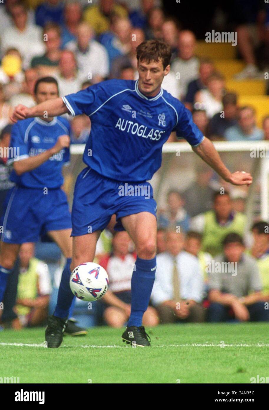 Football chelsea sutton hi-res stock photography and images - Alamy