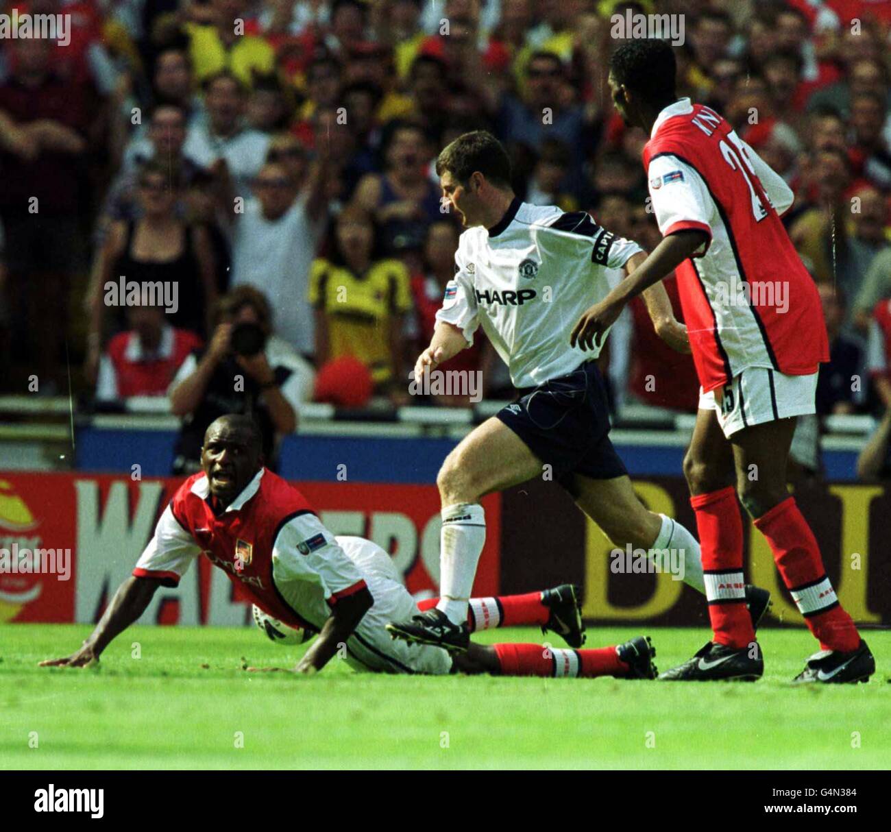 Fa charity shield final hi-res stock photography and images - Alamy