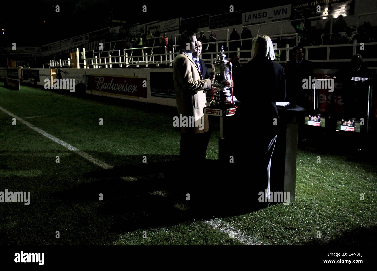 Former Liverpool and England player Steve McManaman with the FA Cup ...
