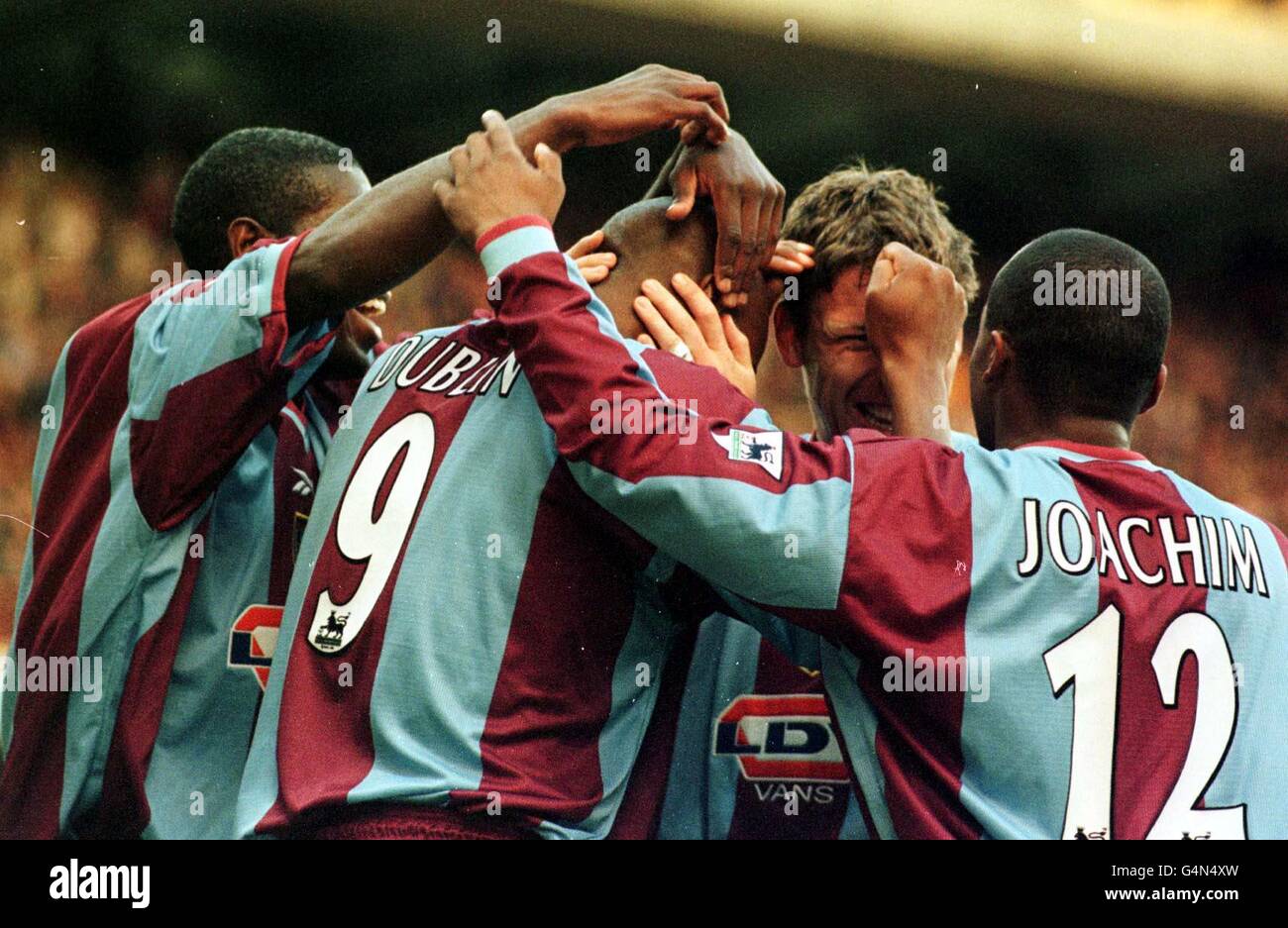 Dion dublin 9 hi-res stock photography and images - Alamy