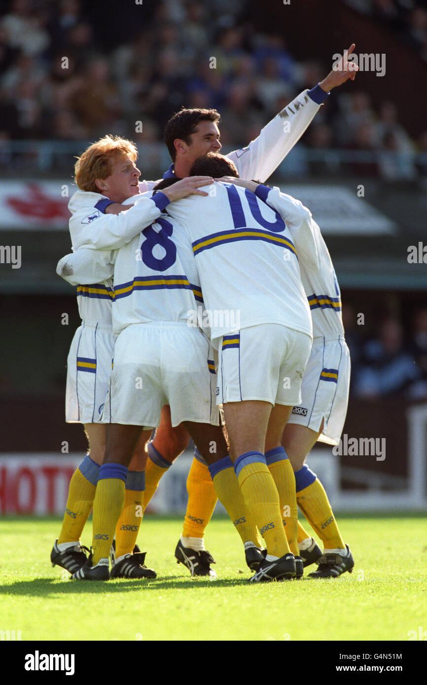 Leeds united celebrate after rod wallaces goal l r strachan hi-res ...