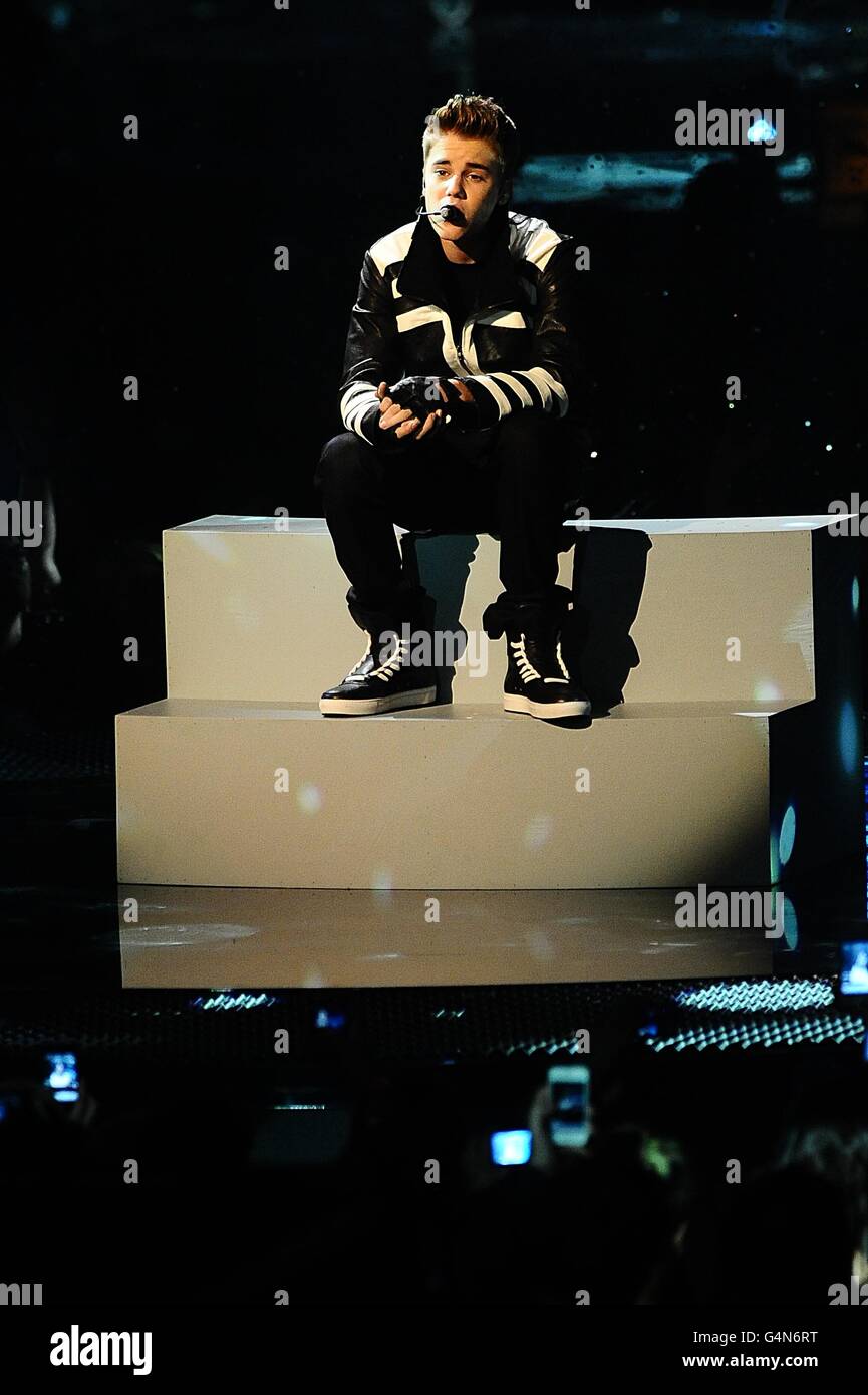 Justin Bieber Performs Mtv Europe Music Awards Odyssey Arena Hi Res