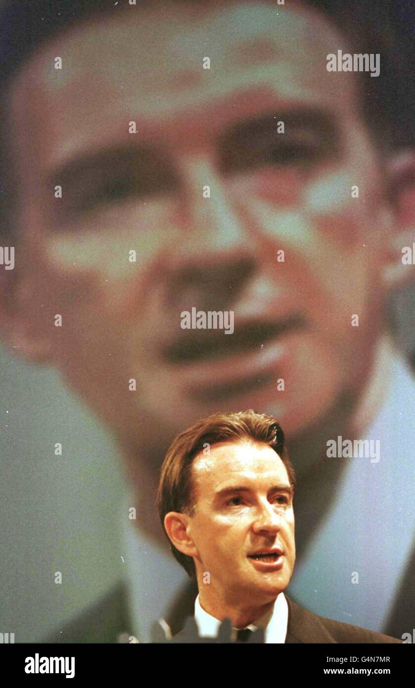 Head head shot portrait podium stand speech politics peter mandelson hi ...