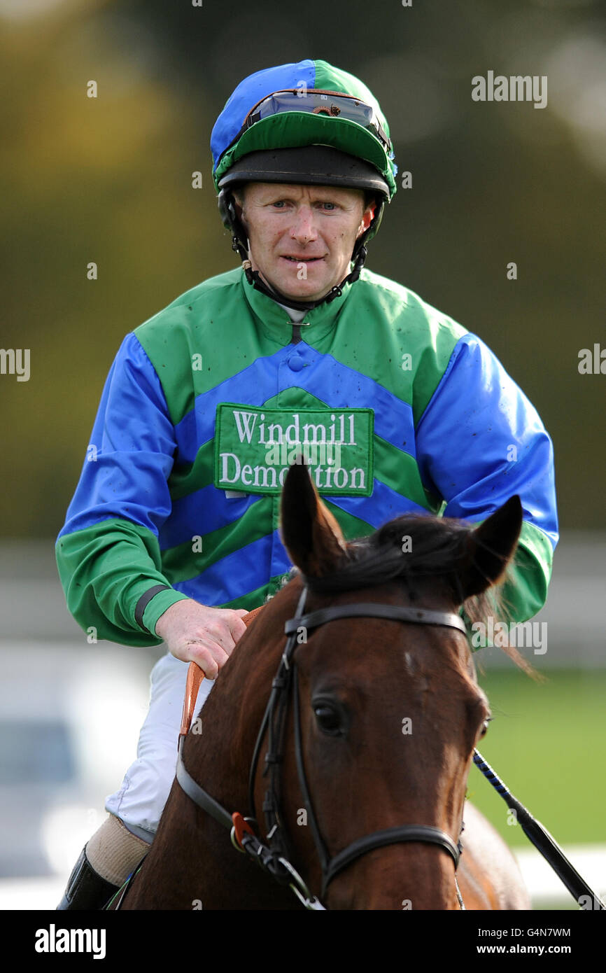 Jockey joe fanning at nottingham racecourse hi-res stock photography and images - Alamy