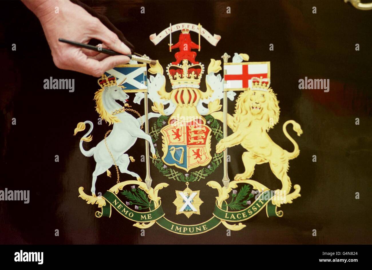 Royal carriage crest hi-res stock photography and images - Alamy