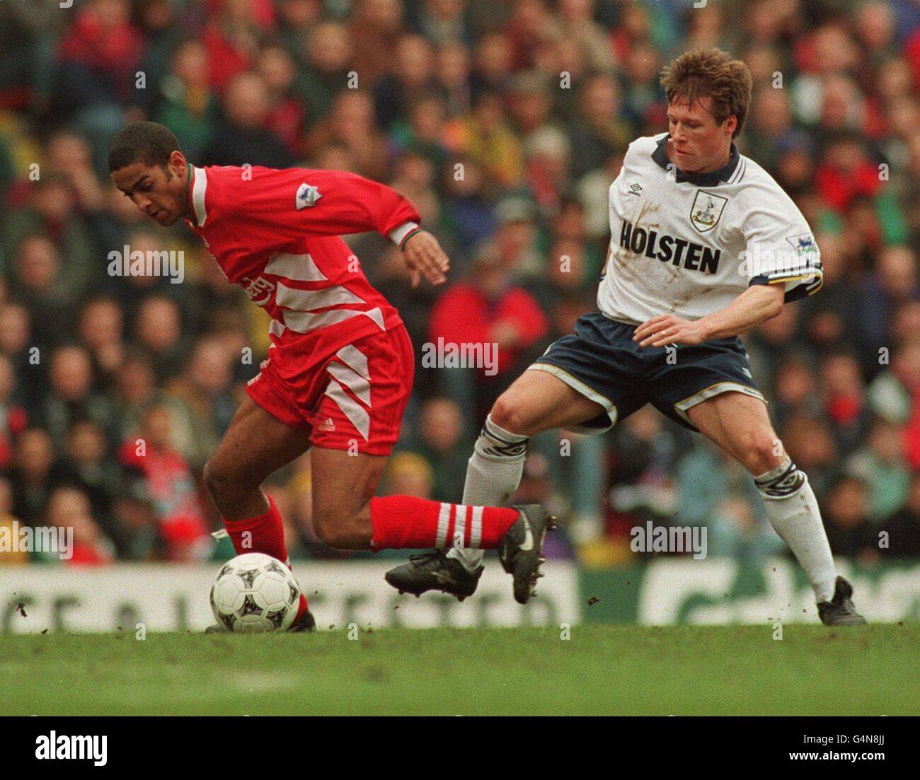 L-R: PHIL BABB, LIVERPOOL. NICK BARMBY, TOTTENHAM HOTSPUR Stock Photo ...
