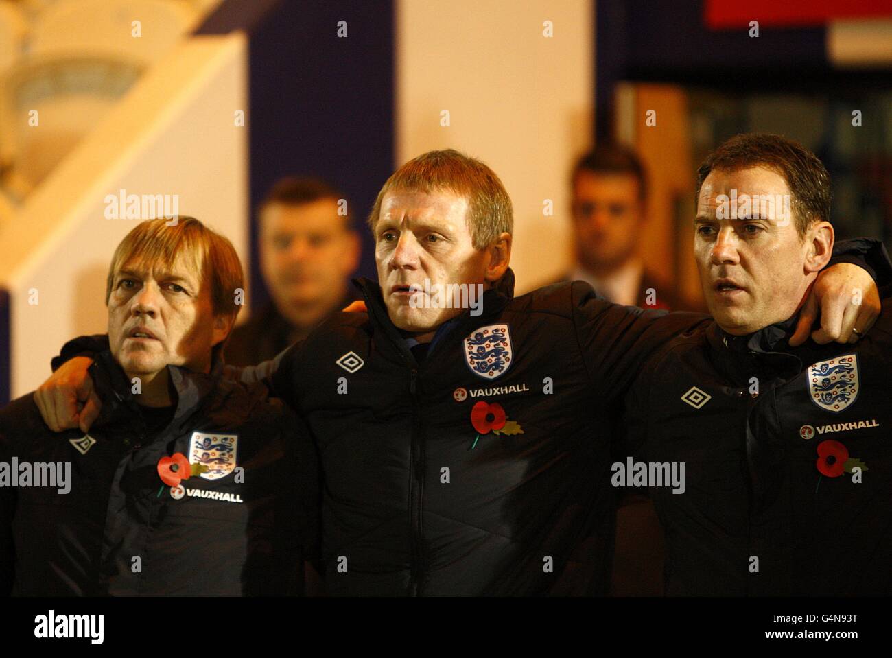 England Under 21 manager Stuart Pearce (centre) with his assistant ...