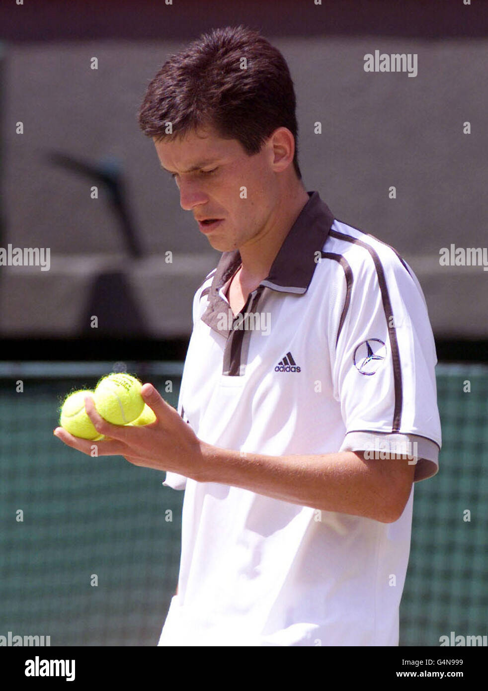 Sport tennis looking down tim henman hi-res stock photography and ...