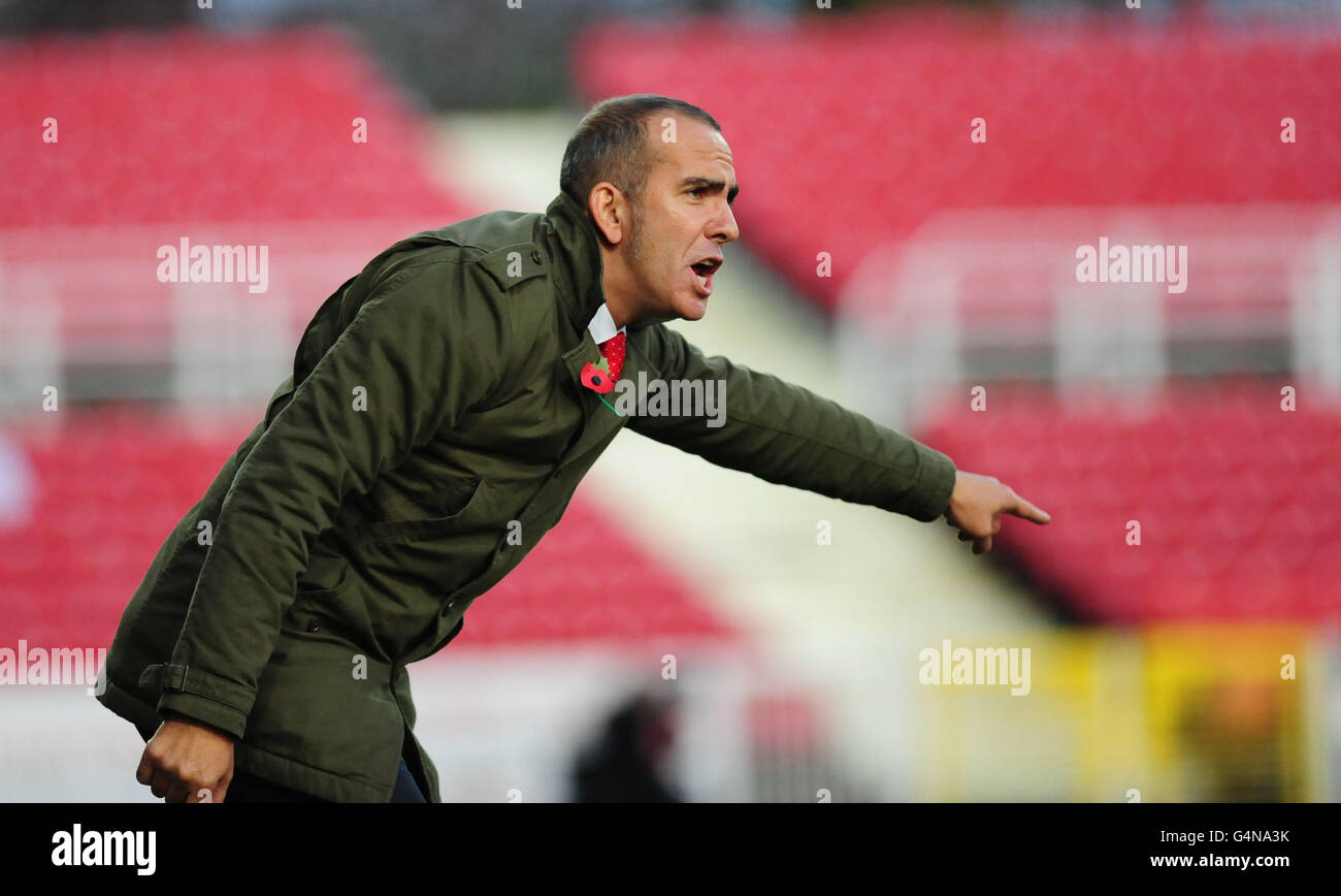 Soccer - FA Cup - First Round - Swindon Town v Huddersfield Town ...