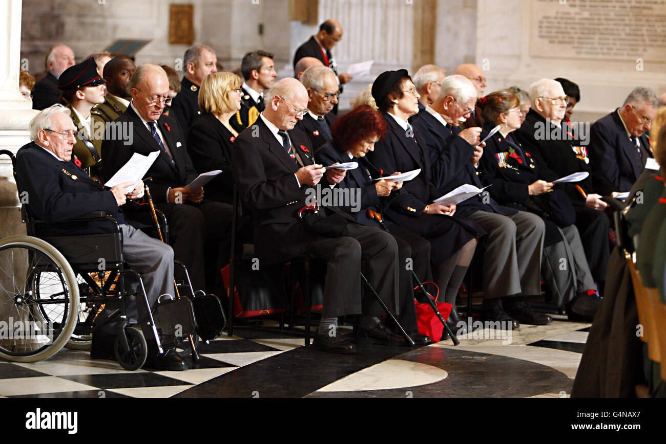 A Service of Remembrance at St Paul's Cathedral in London Stock Photo ...