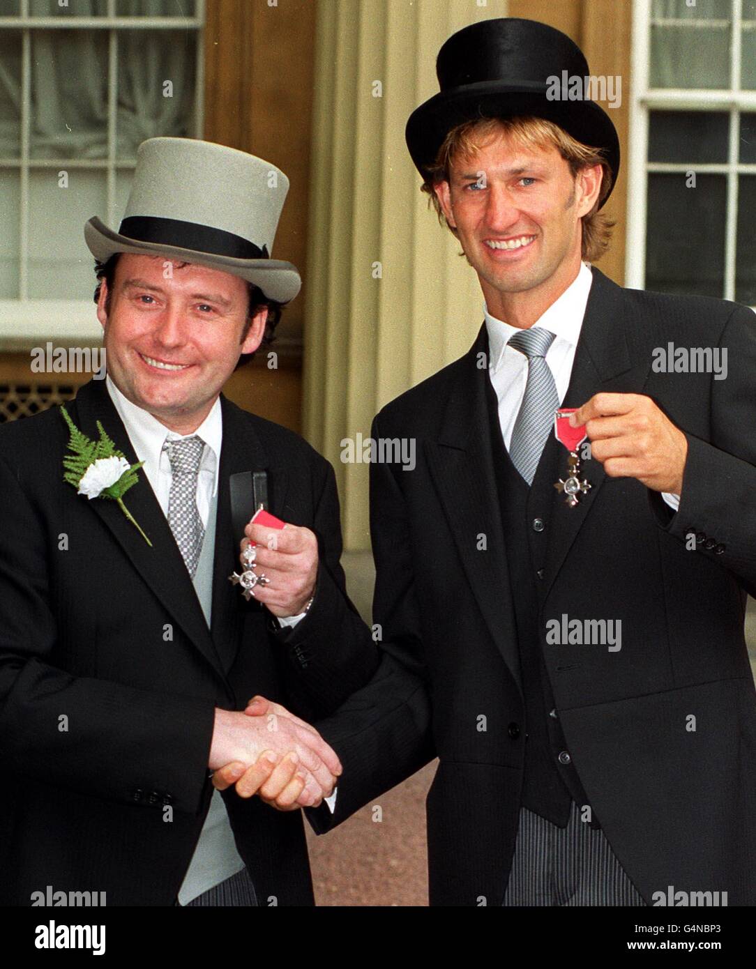 Snooker shaking hands smiling royal award medals sport hi-res stock ...