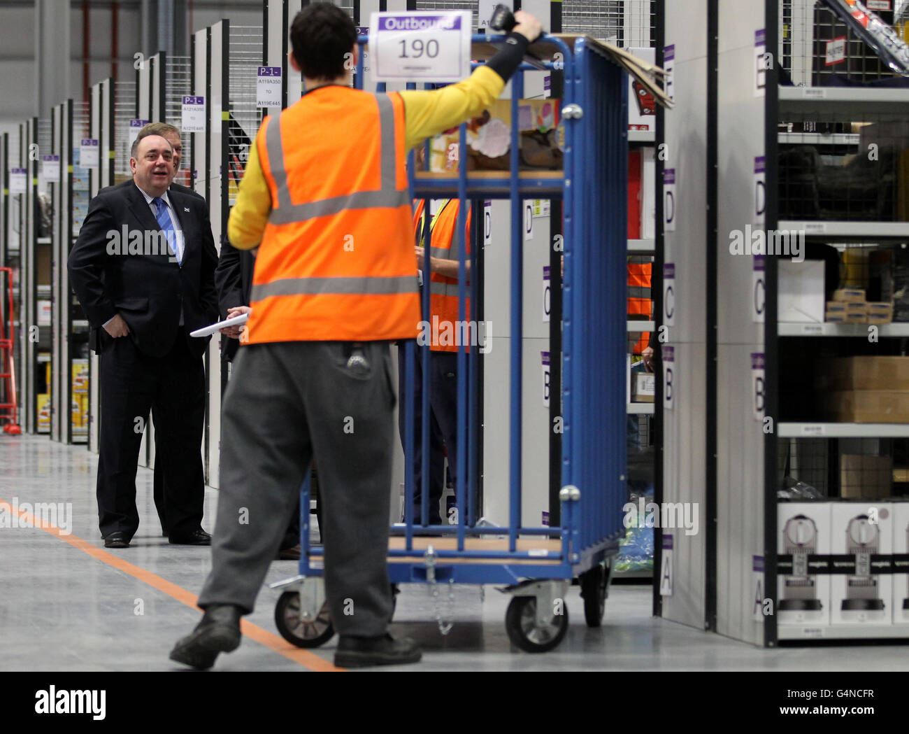 Amazon uks new fulfilment centre hi-res stock photography and images ...