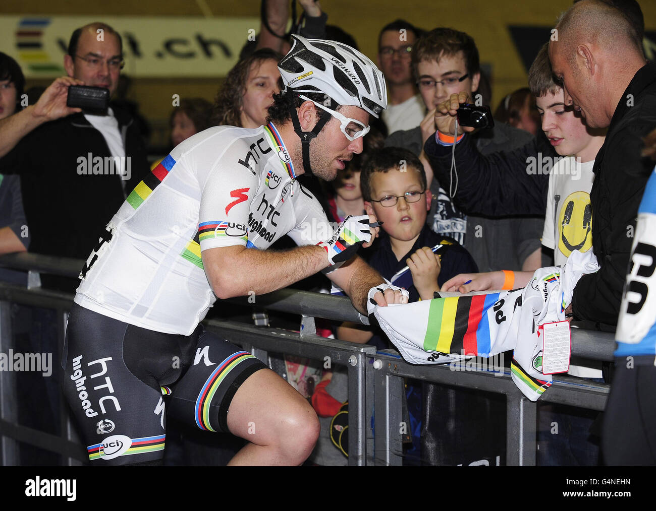 World Road Race Champion Mark Cavendish wearing his Rainbow jersey ...