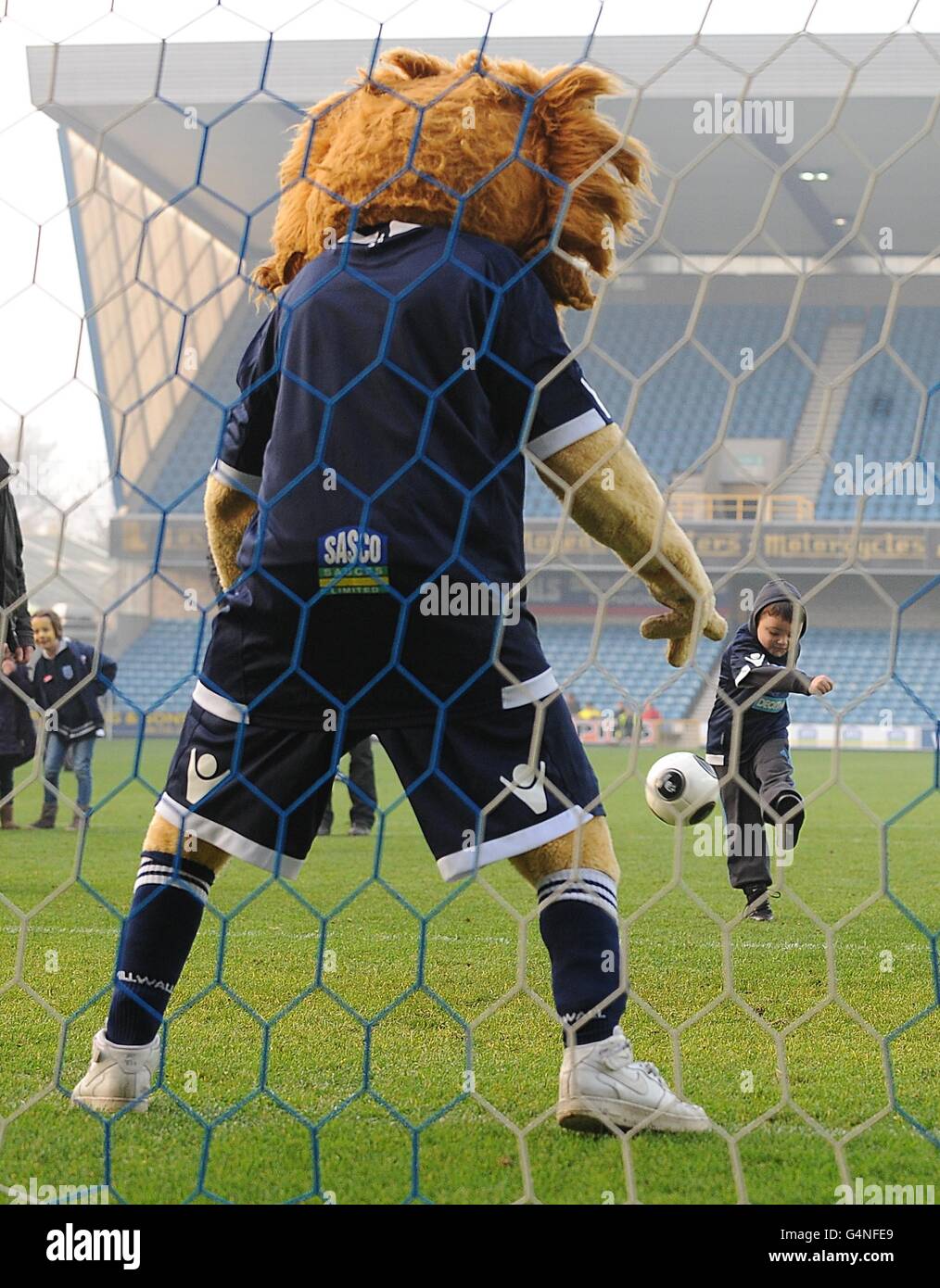 Millwall mascot zampa lion hi-res stock photography and images - Alamy
