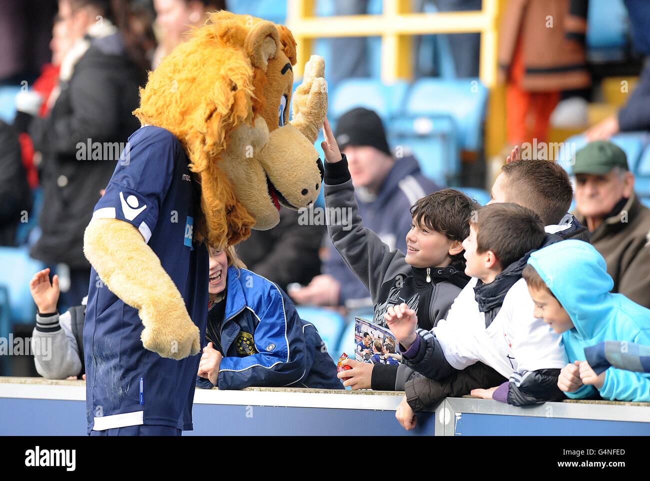 Millwall mascot zampa the lion hi-res stock photography and images - Alamy