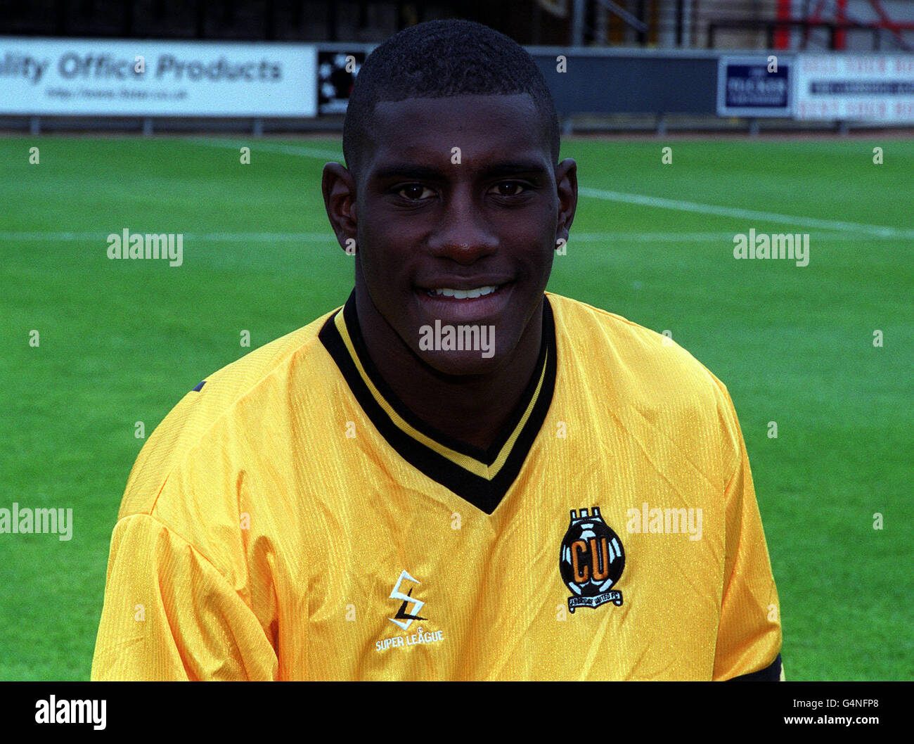 Footballer larry mcavoy cambridge united fc abbey stadium hi-res stock ...