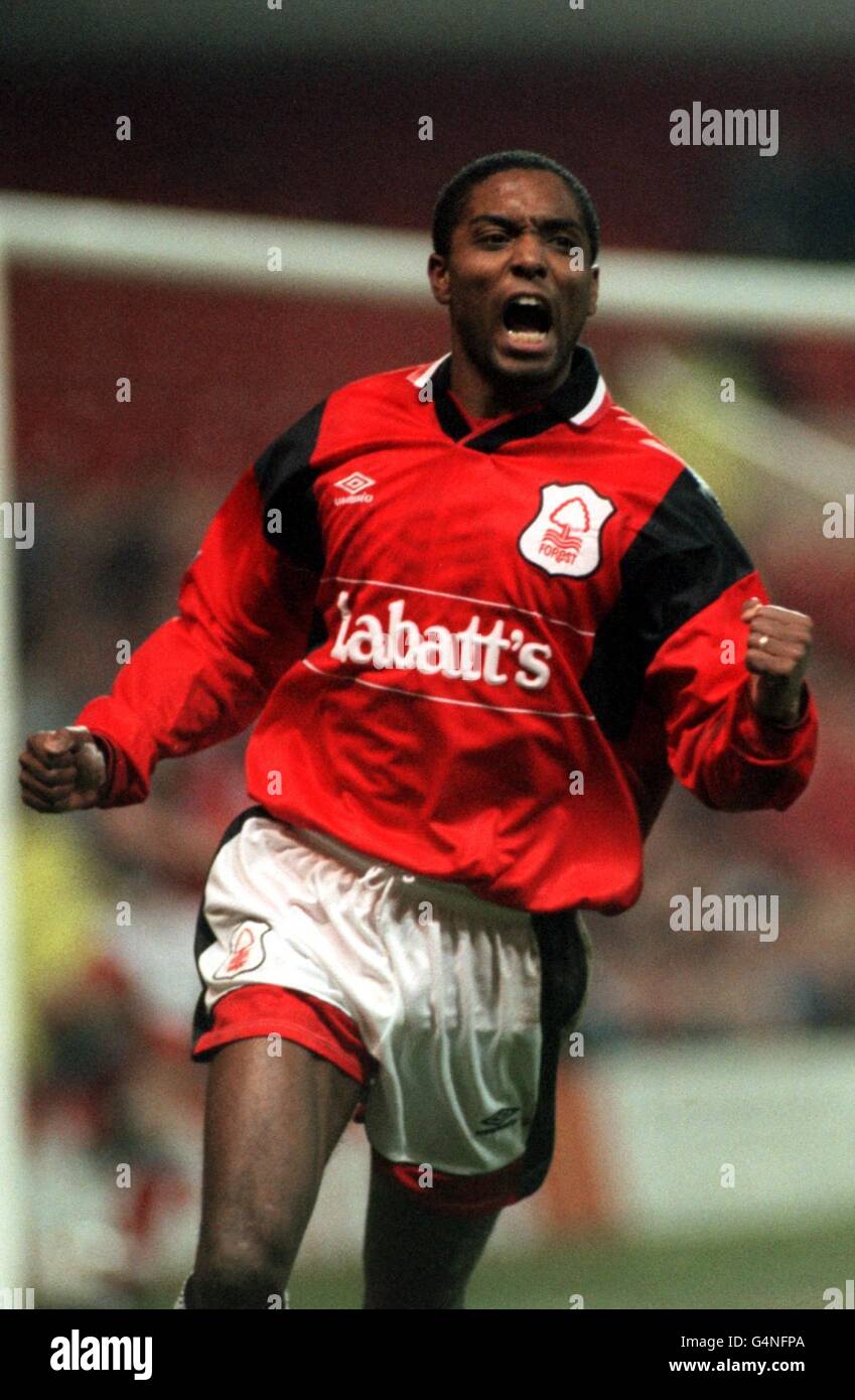 Nottingham forests bryan roy hi-res stock photography and images - Alamy