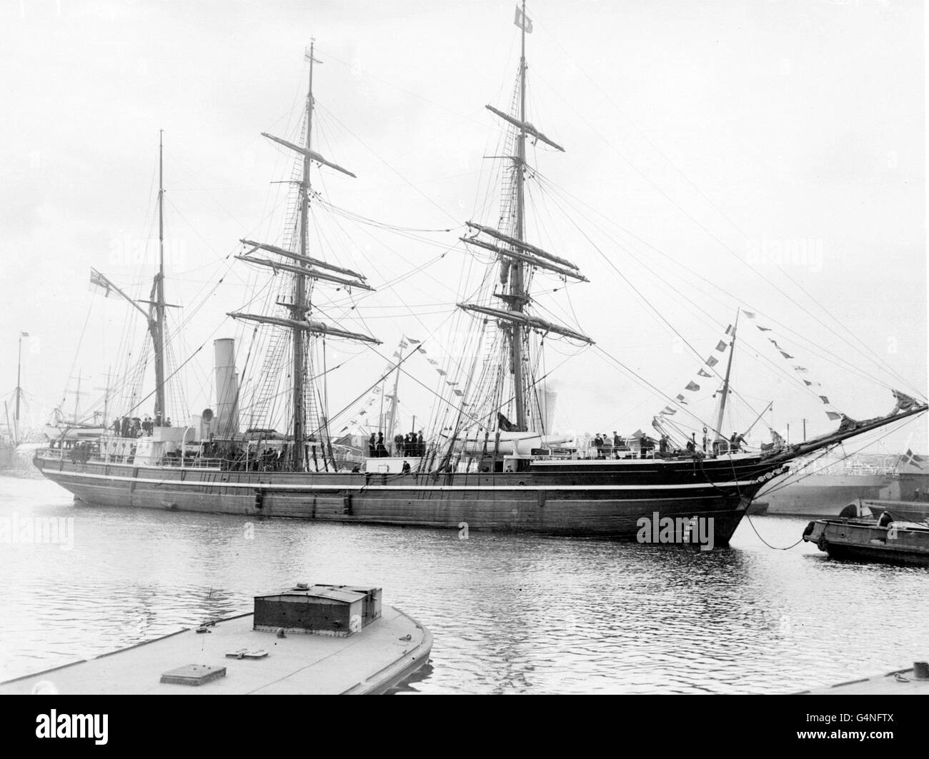 Captain Scott's ship, the Terra Nova, moored in Cardiff Docks before ...