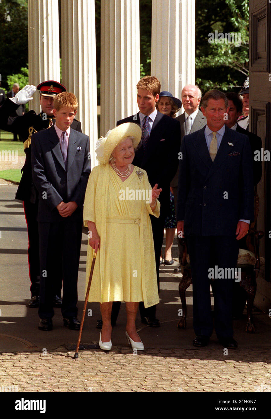 The queen mother at clarence house hi-res stock photography and images ...