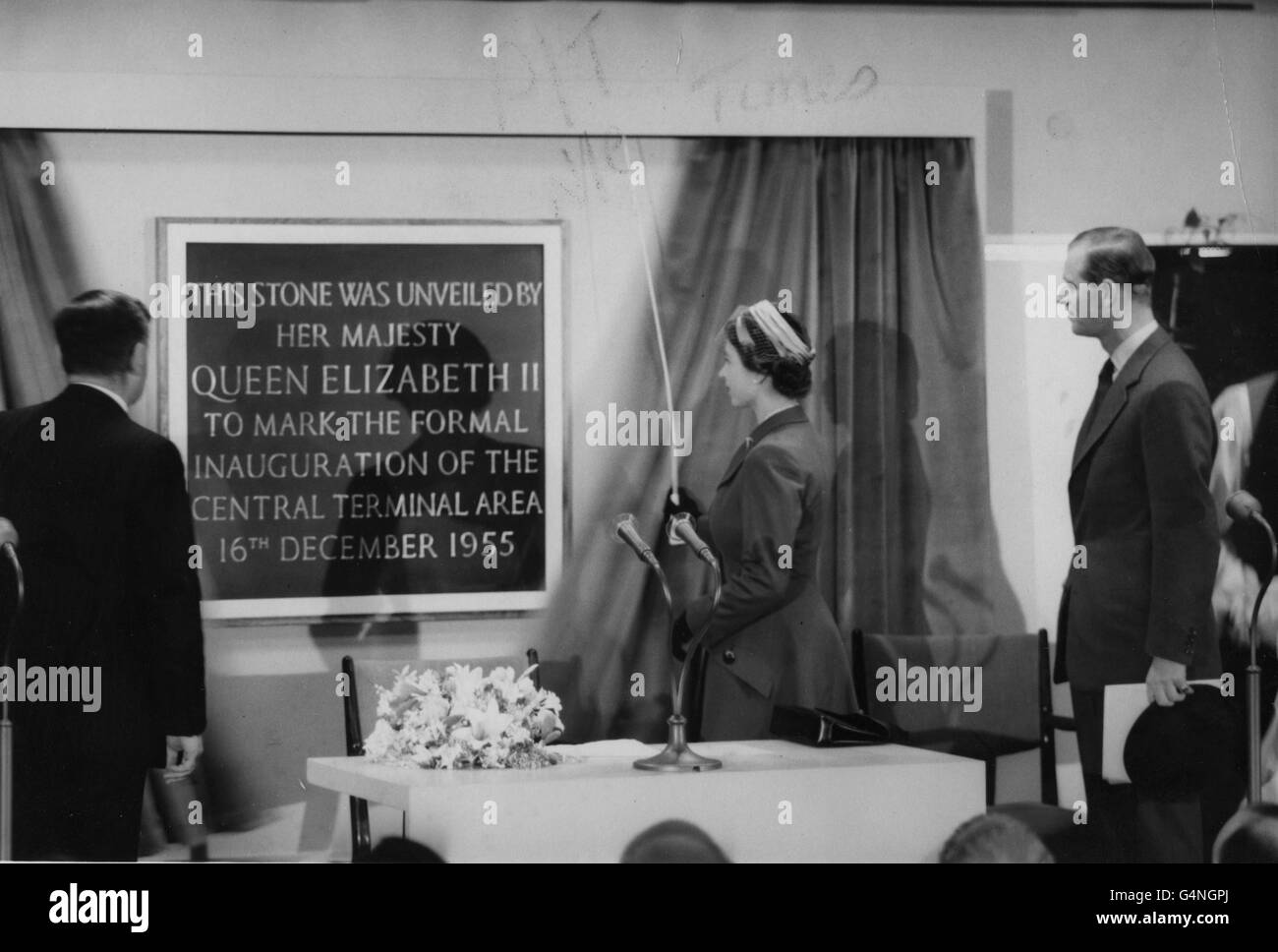 Unveils plaque Black and White Stock Photos & Images - Alamy