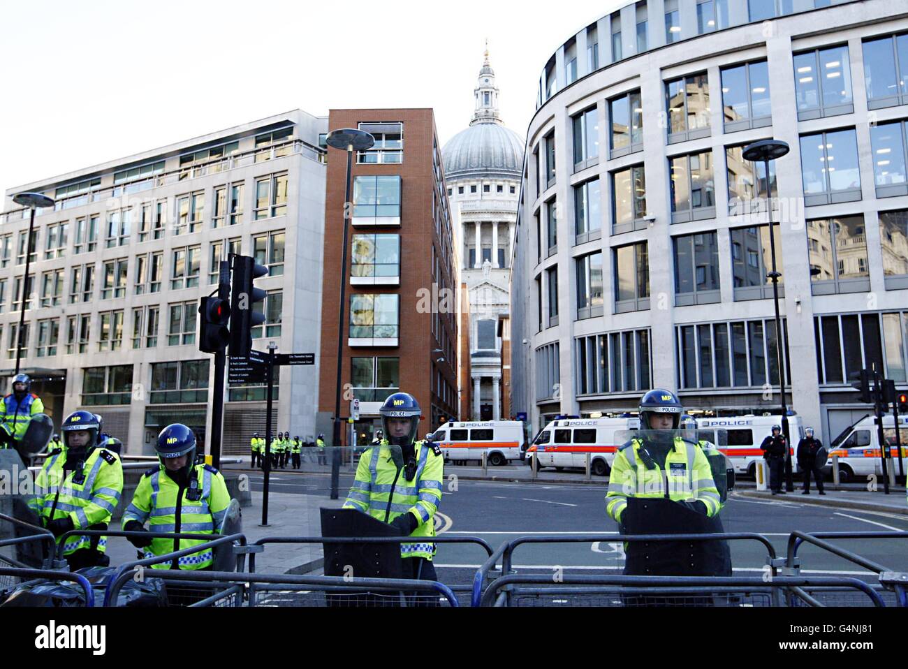 London latest student fees march hi-res stock photography and images ...