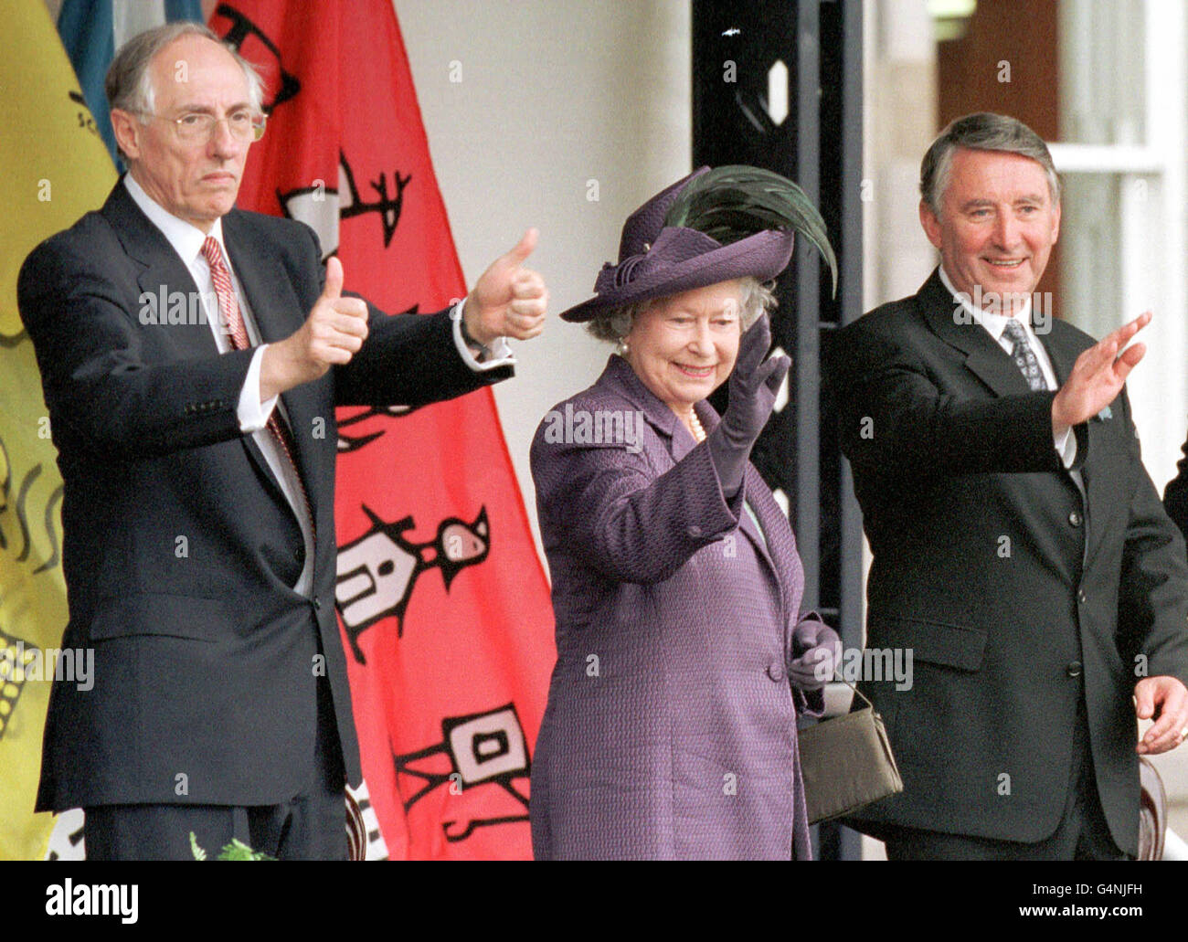 Queen elizabeth ii angry hi-res stock photography and images - Alamy