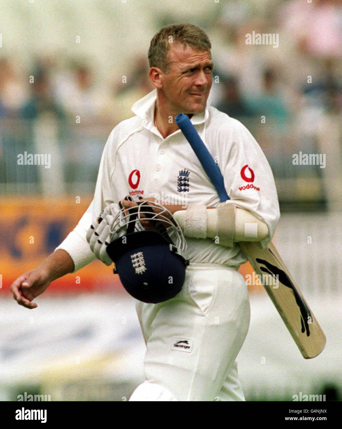 Cricket stewart 3 hi-res stock photography and images - Alamy