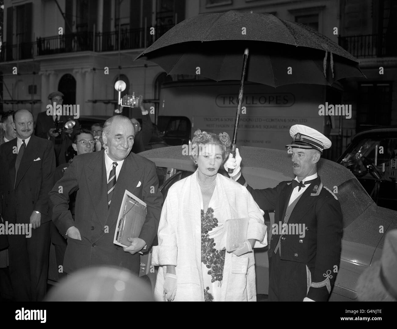 Personalities - Lady Docker - Grosvenor House, Park Lane, London Stock ...