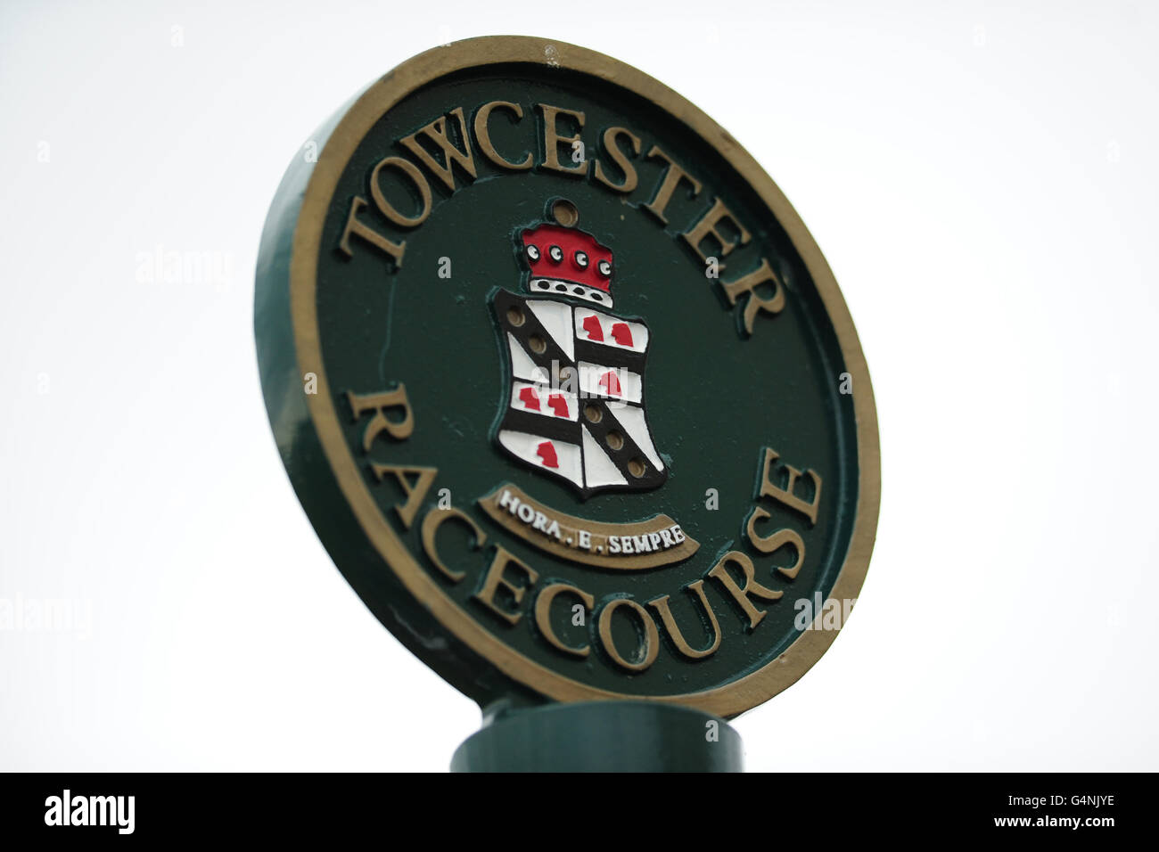 Towcester racecourse signage hi-res stock photography and images - Alamy
