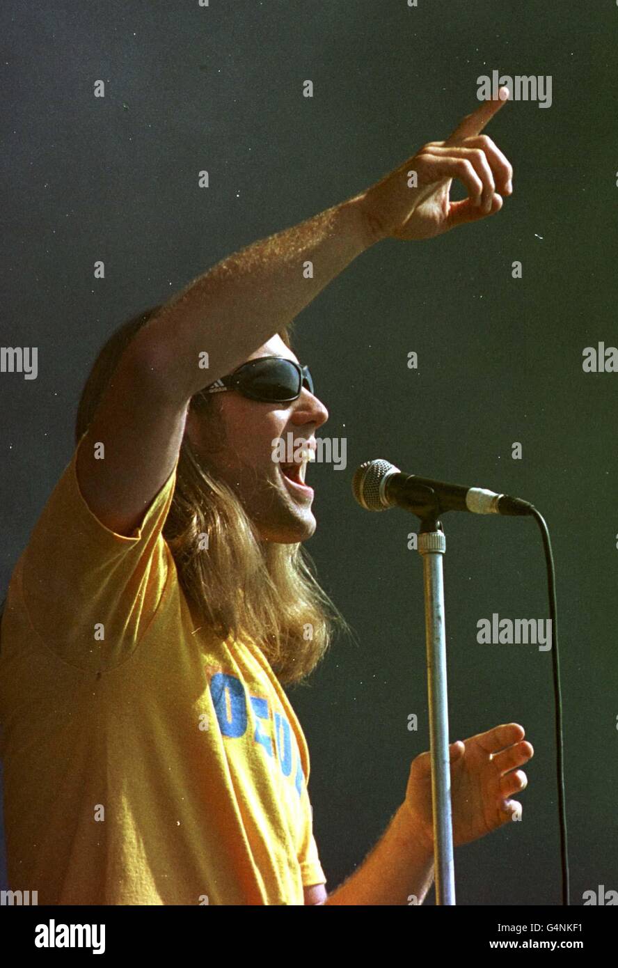 Gary Stringer from Reef takes to the main stage in front of huge crowds ...