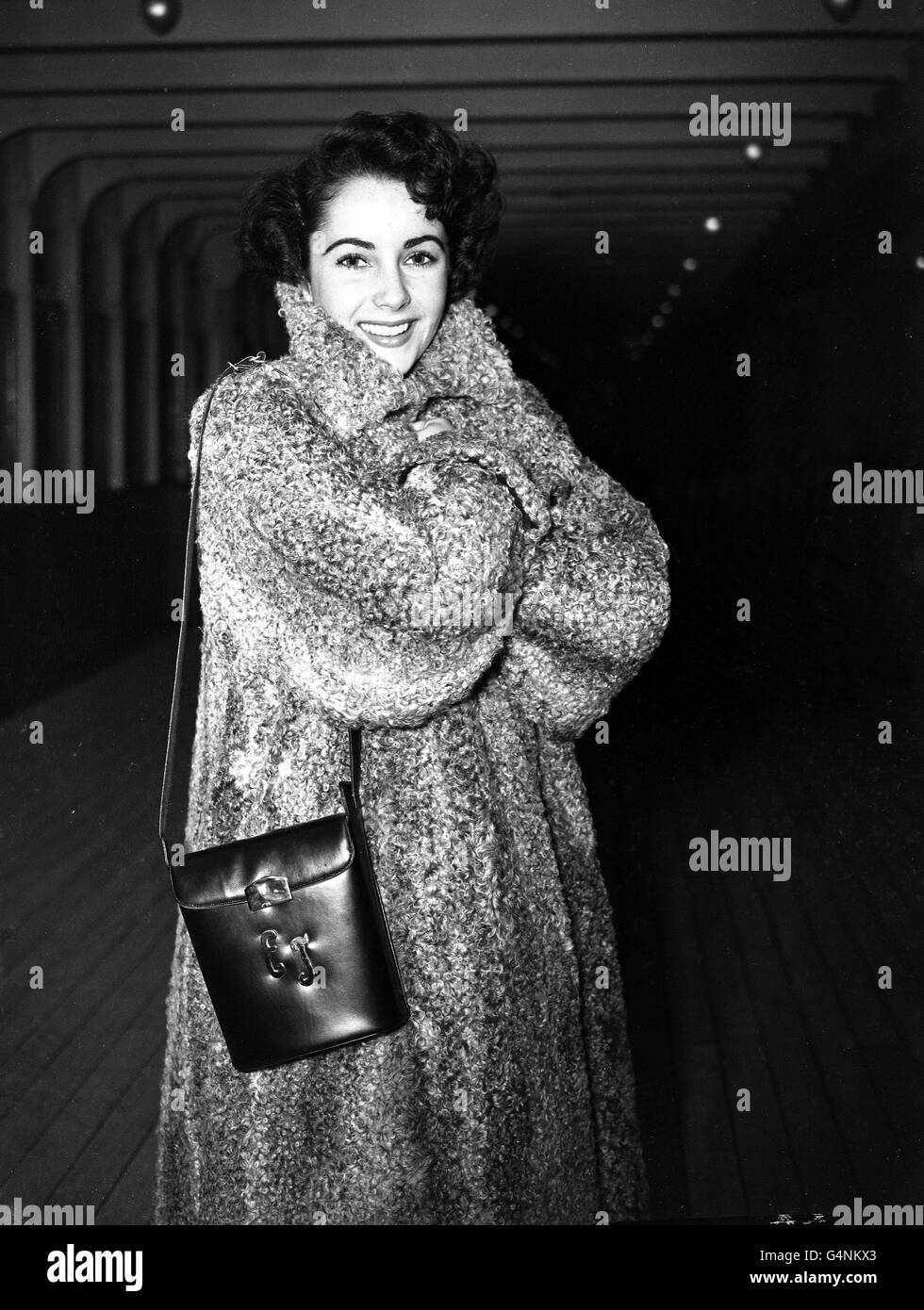Fur coat elizabeth taylor hi-res stock photography and images - Alamy