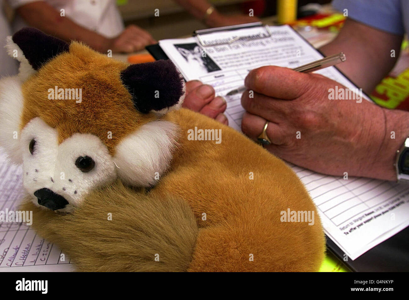 Anti hunting sign hi-res stock photography and images - Alamy