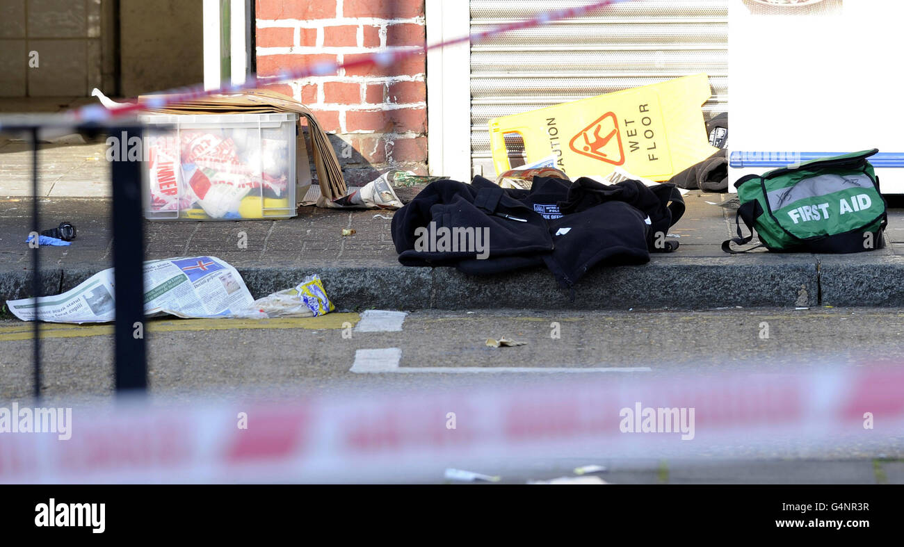 Police officers stabbed Stock Photo - Alamy