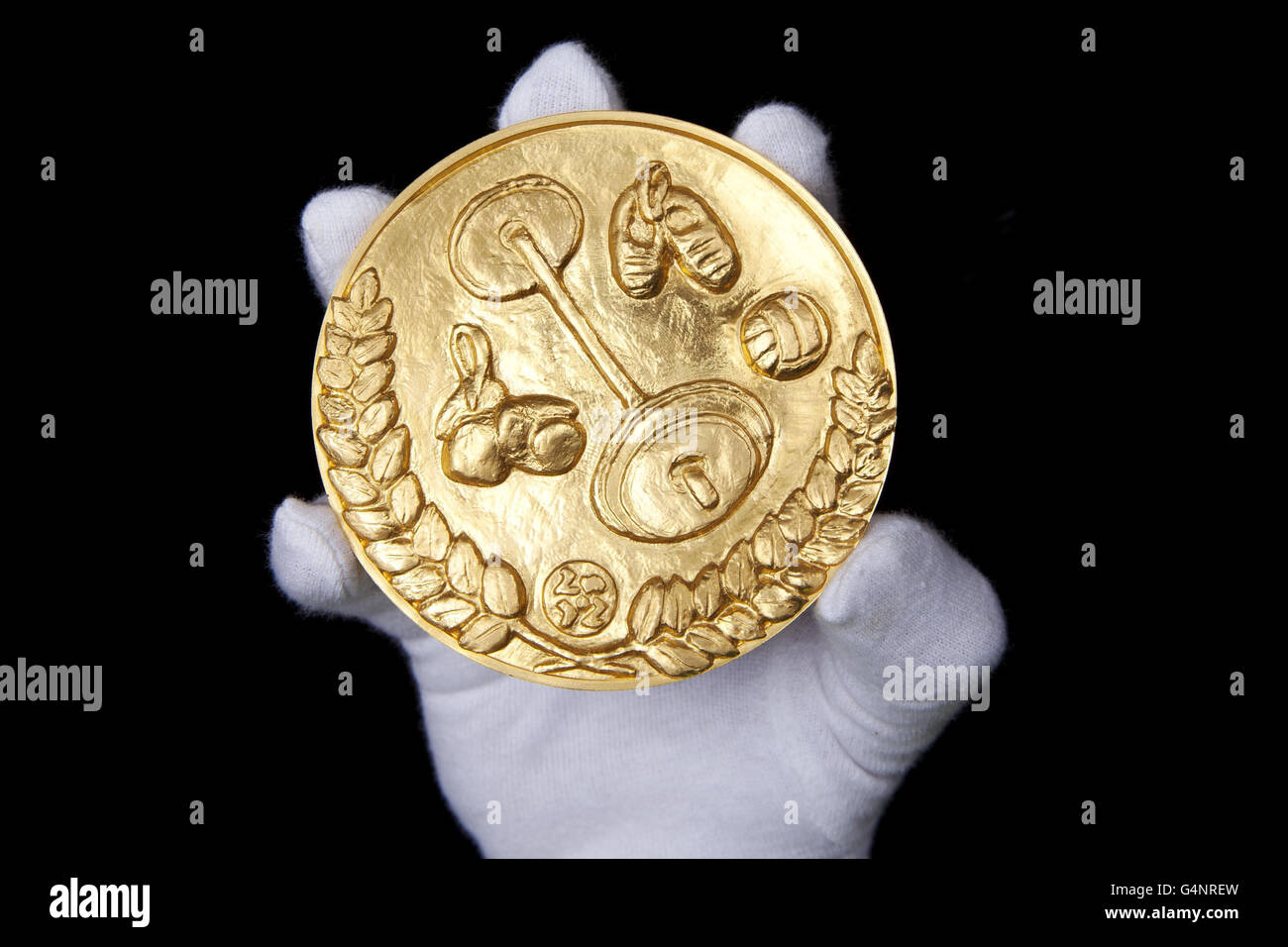 The uks first olympic kilo coin hi-res stock photography and images - Alamy