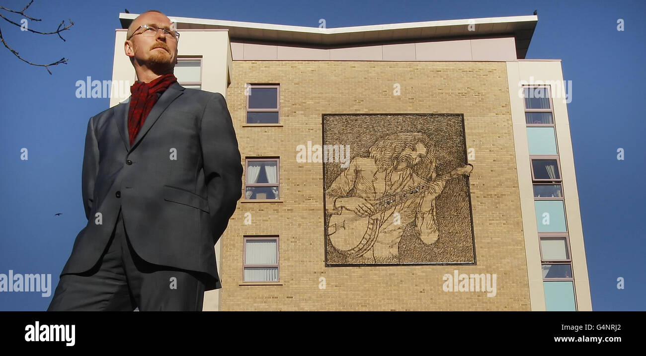 Billy connolly glasgow mural hi-res stock photography and images - Alamy