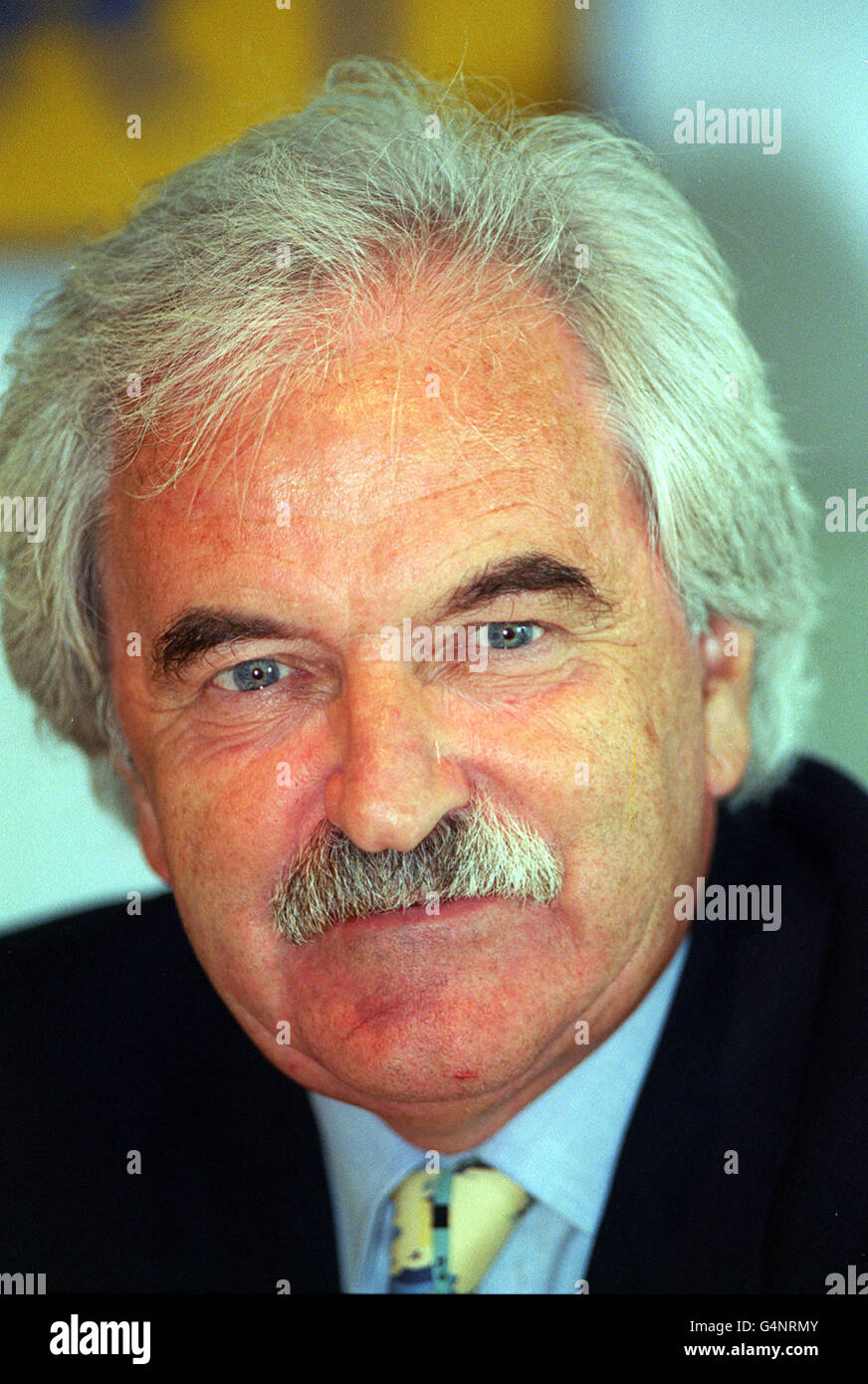 Bbc sports anchorman des lynam news conference in london hi-res stock ...