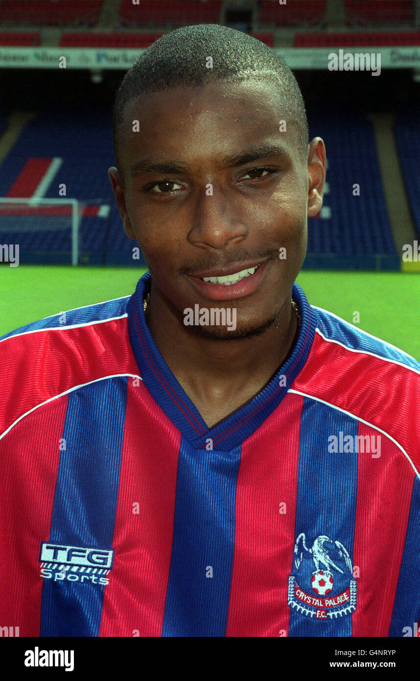 Footballer clinton morrison crystal palace hi-res stock photography and ...