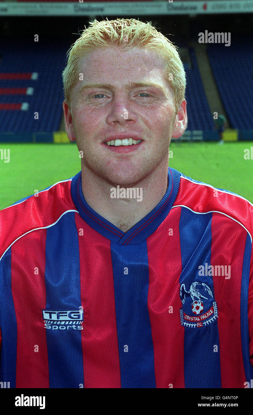 Footballer gareth graham of crystal palace hi-res stock photography and ...