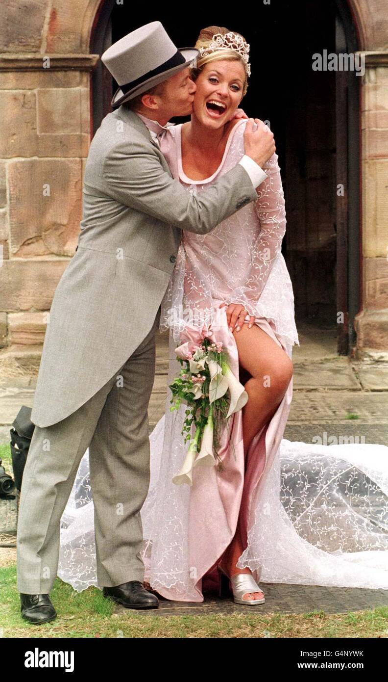 Coronation Street's Maxine (Tracy Shaw) receives a kiss from her on ...