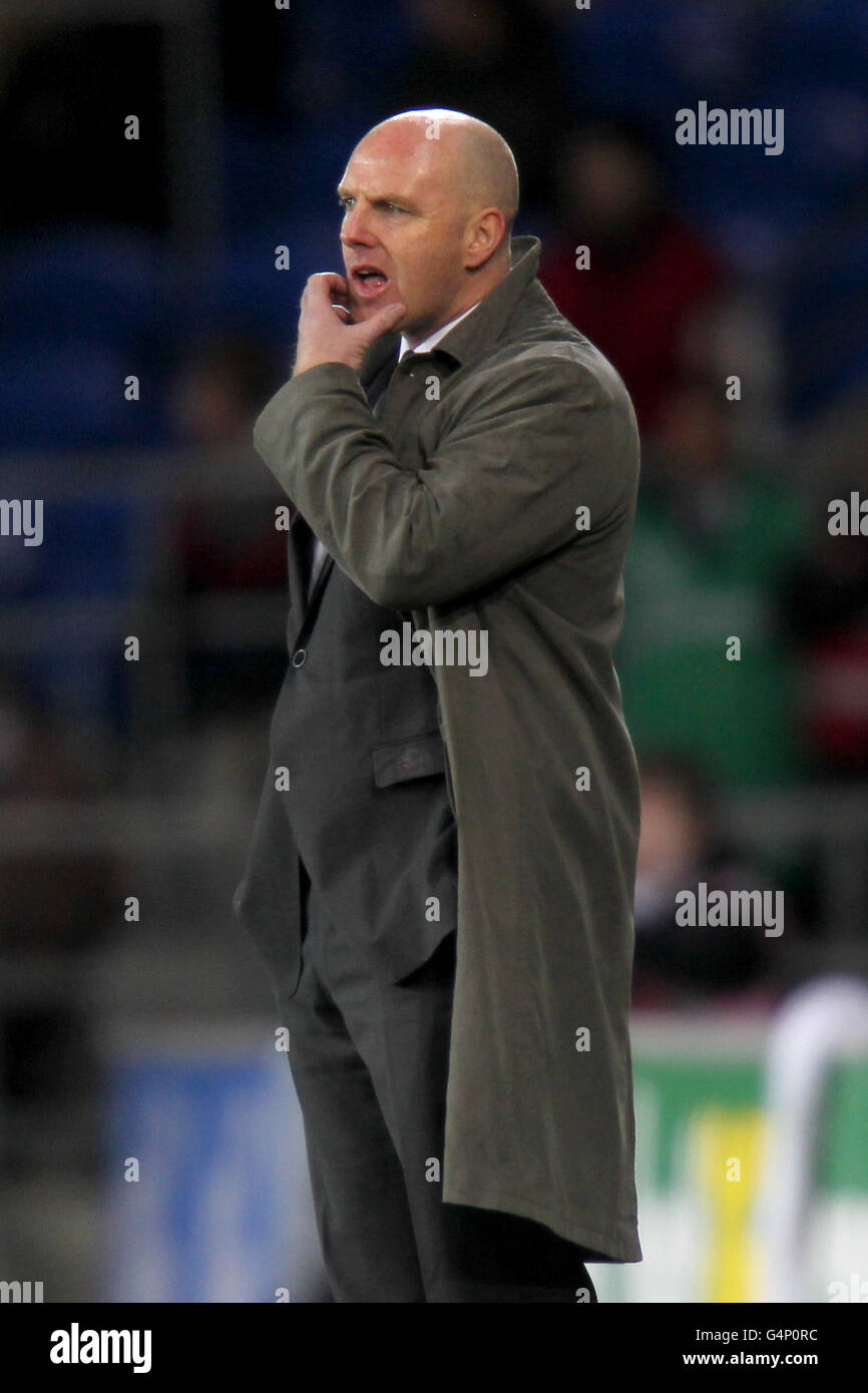 Half length mid top steve hi-res stock photography and images - Alamy