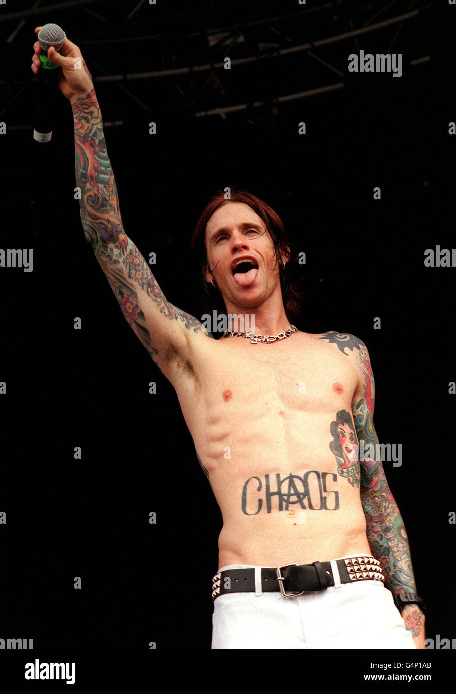 Lead singer band buckcherry performing on stage reading music festival ...