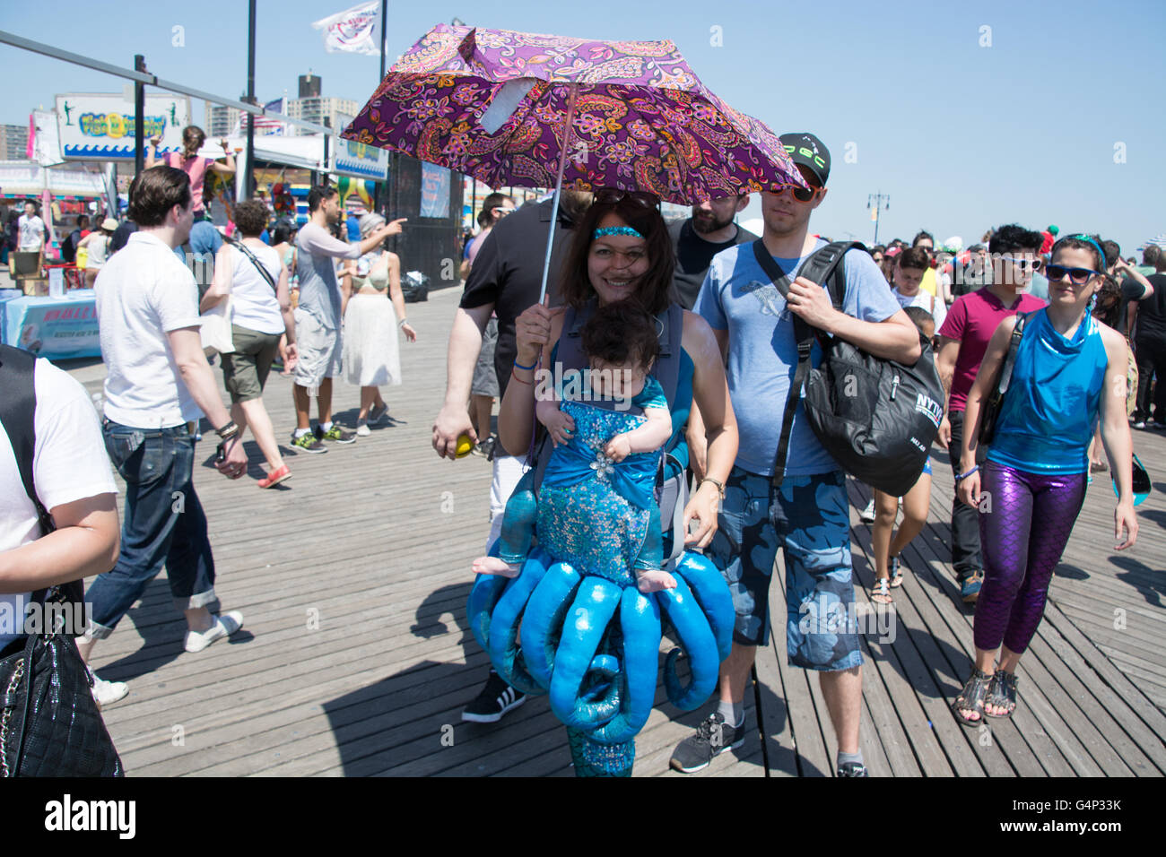 New York, USA. 18th June 2016. Mama and baby octopus on the boardwalk ...